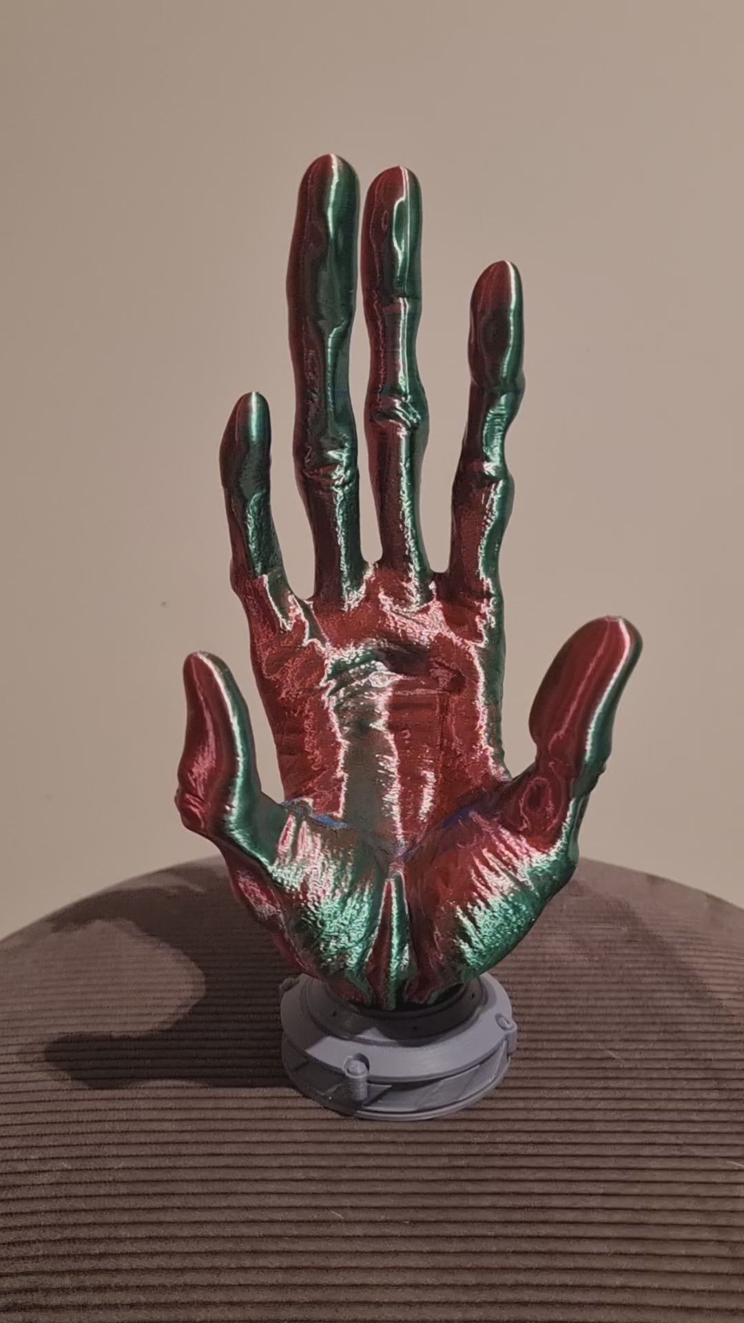 Six finger alien hand controller holder - 3D Printed - STLFLIX – Design ...